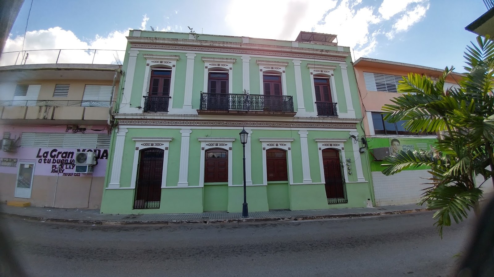 PUERTO RICO GALLERY: Edificio Antiguo En Utuado