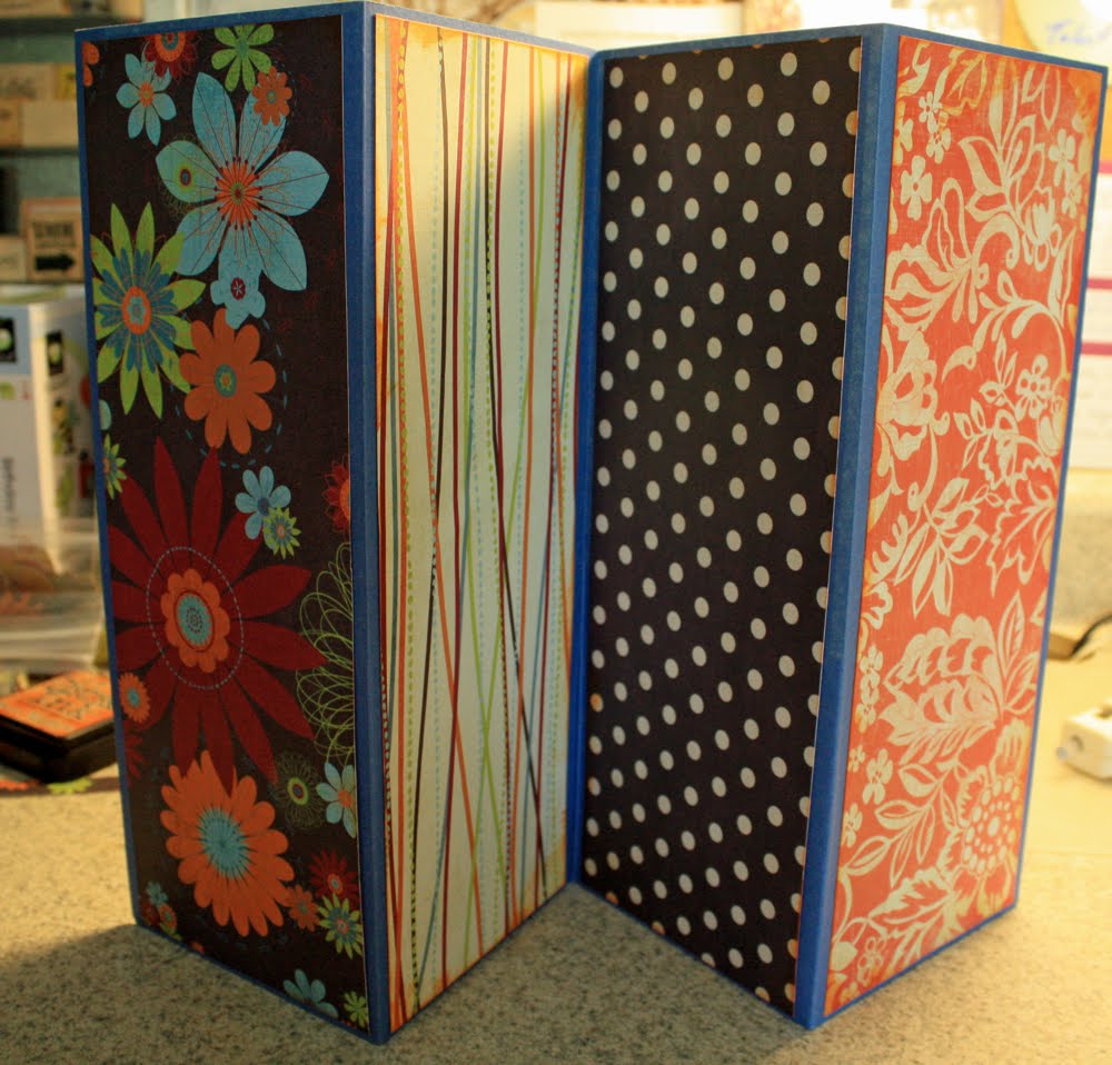Just Keep Scrappin': Tutorial: Mini-Album using a 2 pocket folder!