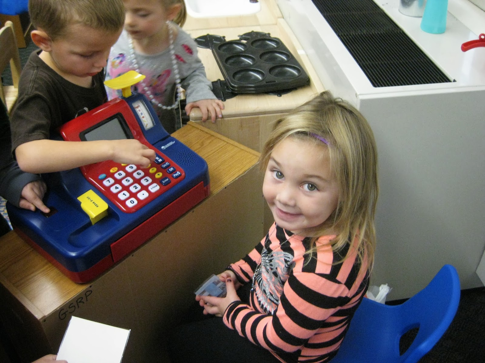 Van Y Preschool Preview: Woodland Animals, Letter E, and a Grocery Store!