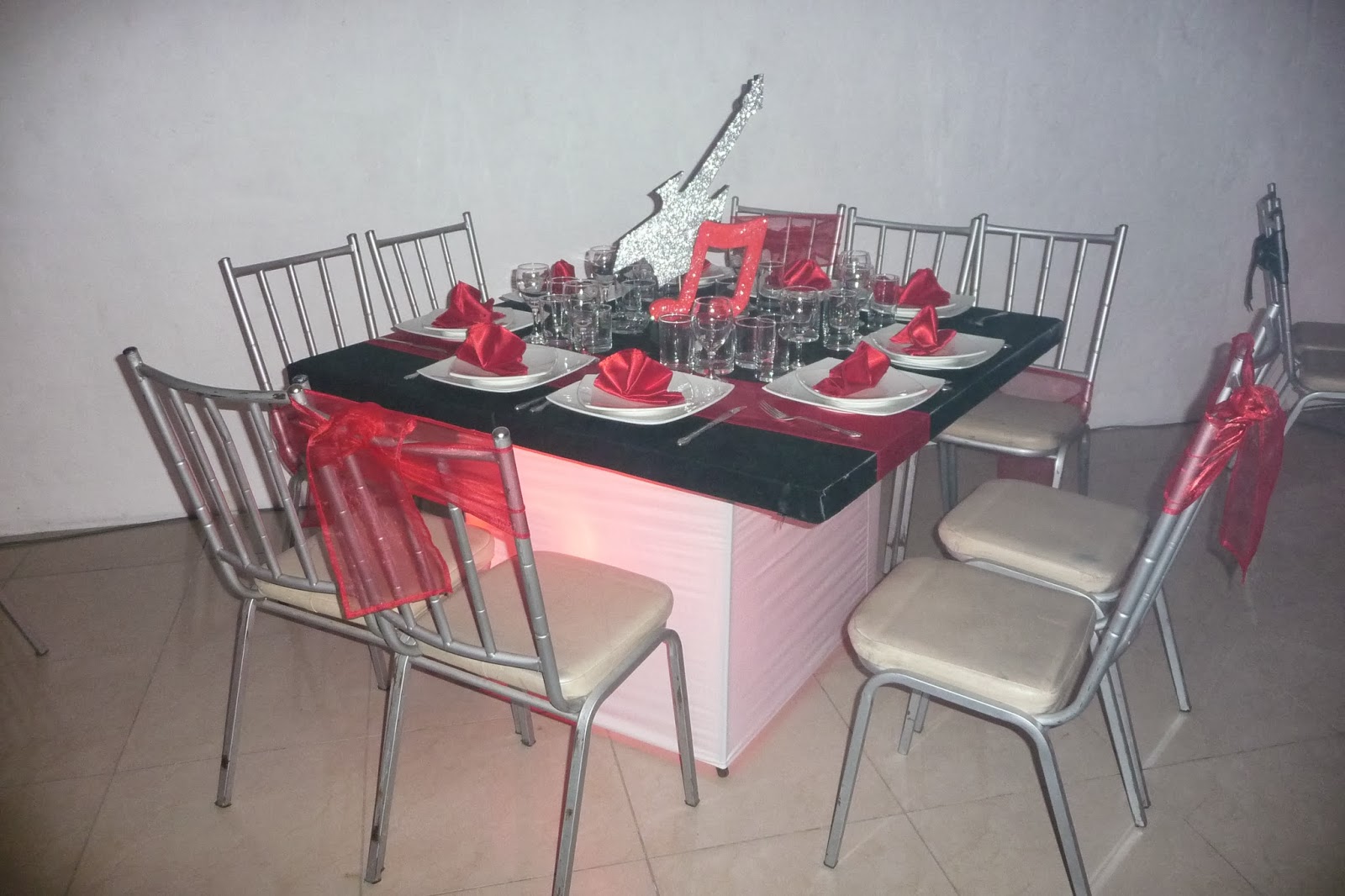 Dacerl Catering-Buffets : TEMÁTICOS 15 AÑOS ROCK