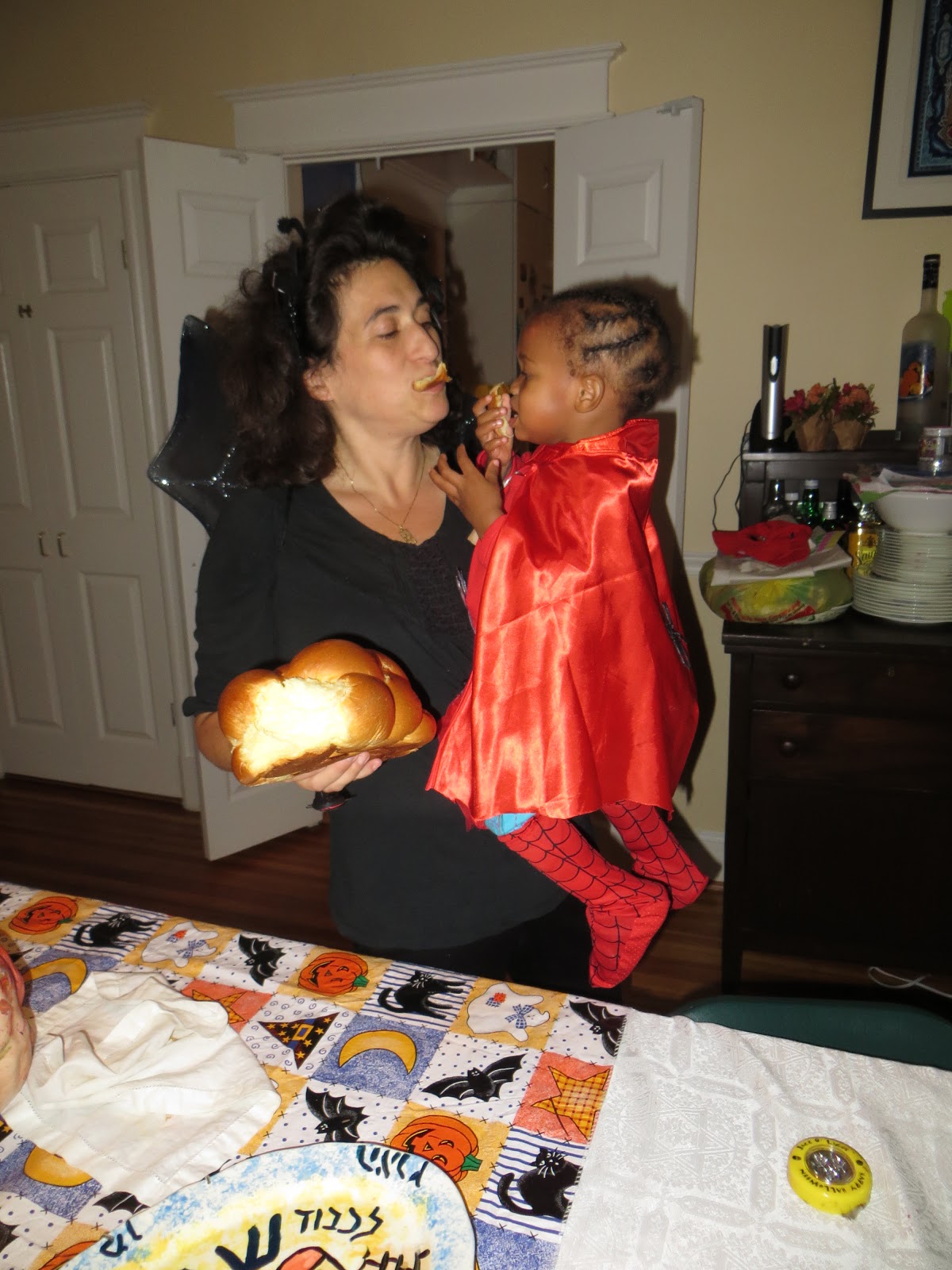 kaleidoscoping chaos...: Spooky Shabbat!