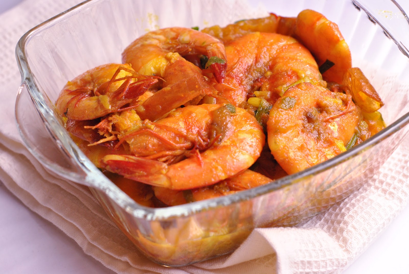The Kitchen Guardian: Tiger Prawn Fried With Fresh Turmeric