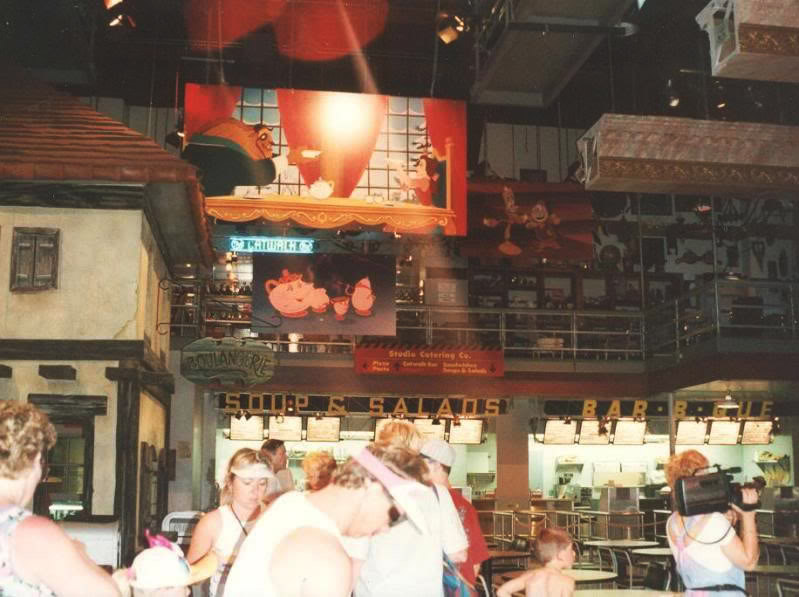 Disney Avenue: Disney-MGM Studios Catwalk Bar