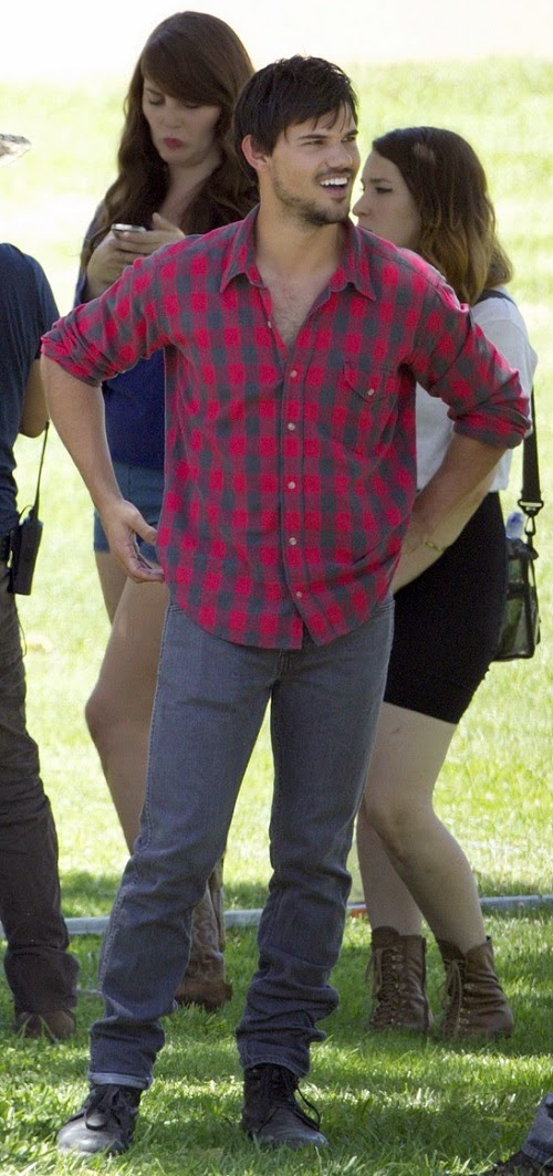 VJBrendan.com: Taylor Lautner Filming 'Run The Tide' at a park in Los ...