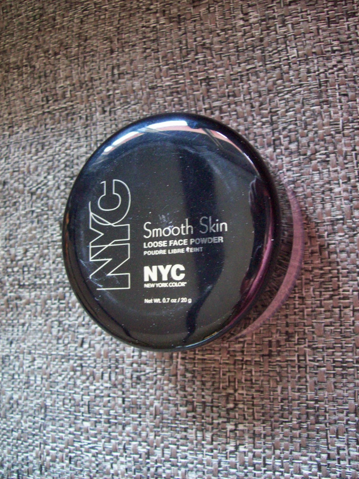 Beauty & Books: Review of NYC Smooth Skin Loose Face Powder in 741A ...