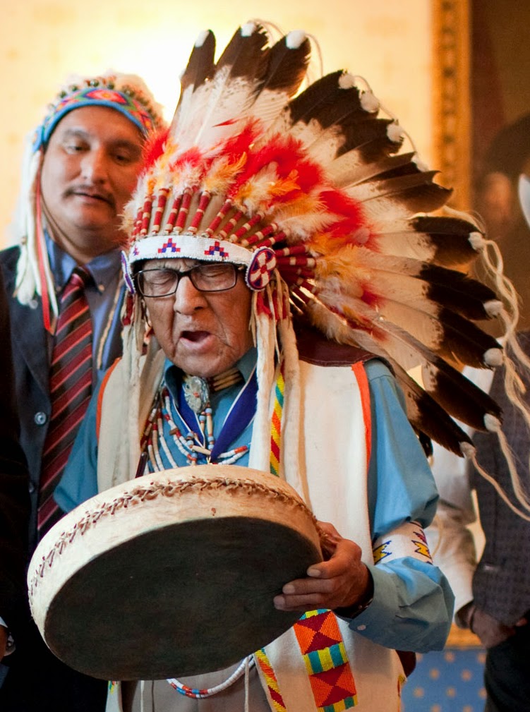 White Wolf : Joseph Medicine Crow, ‘The Last Plains Indian War Chief ...