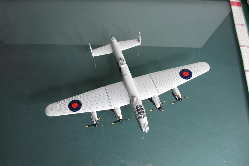 1/144 airbattle: 1/144 Avro Lancaster - by Corgi
