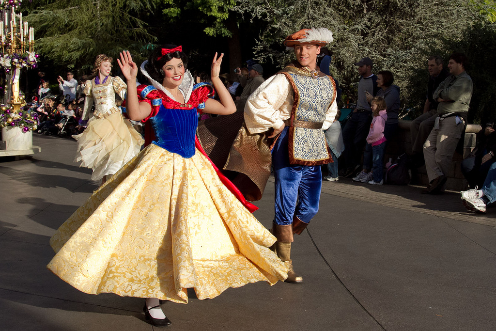 Filmic Light - Snow White Archive: Snow White Cast Members in Motion