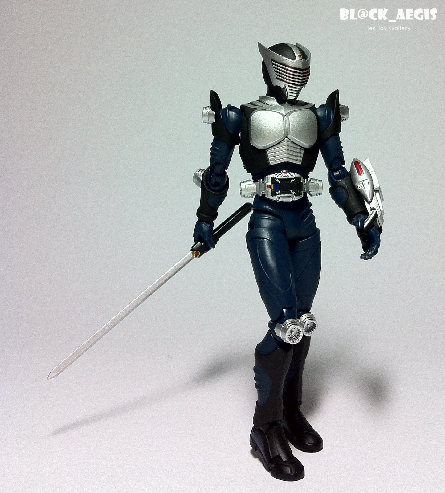 Ten Toy Gallery: Review: S.H.Figuarts Masked Rider Ryuki Blank Form