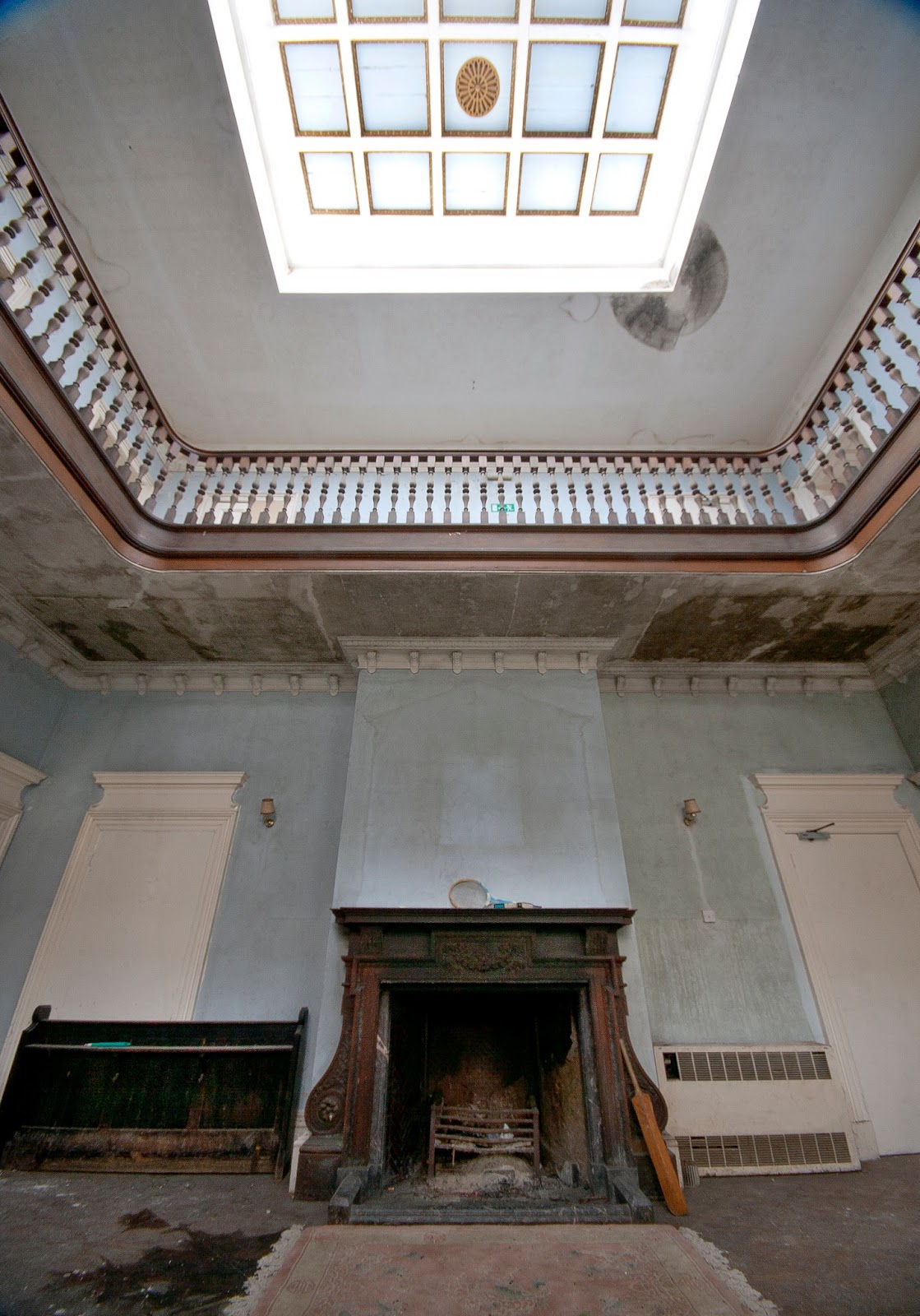 Nelly's Urbex: Crookham Manor