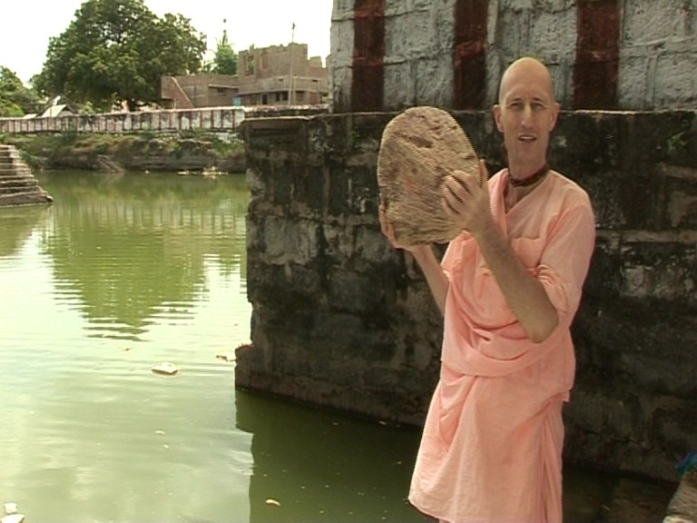Servant of the Servant: Floating stones at Rama Kund in Rameswaram ...
