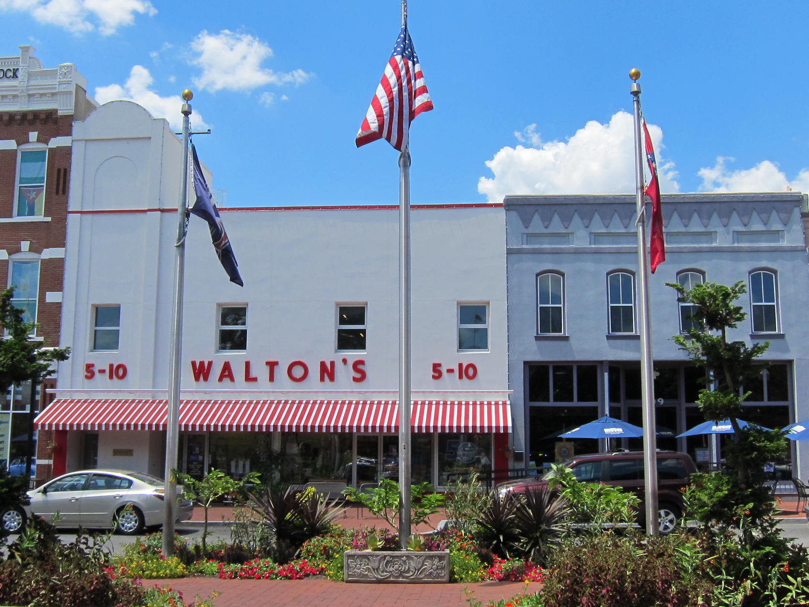 Expeditions by Tricia: Walmart Visitor Center Expedition