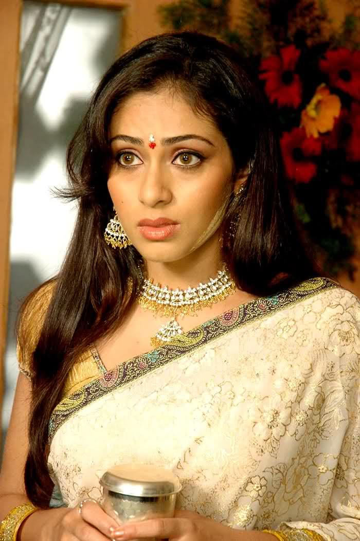 Sada Cute Latest Photos In White Saree - Tollywood Stars