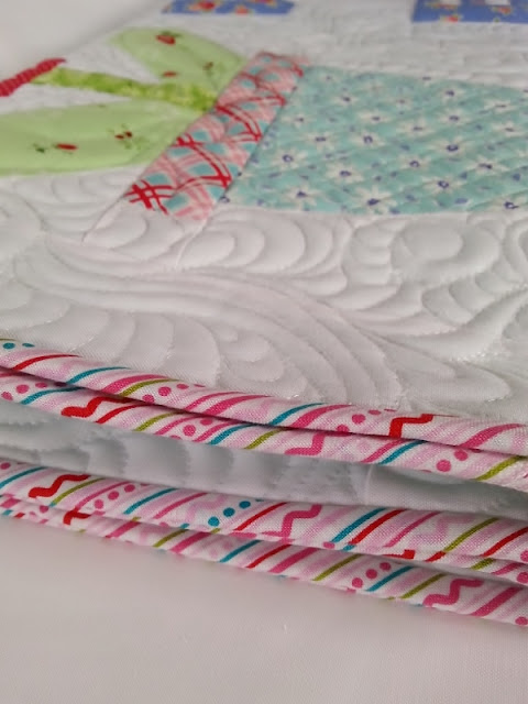 Podunk Pretties Quilting: Hello Spring! Free pattern and we have a WINNER!