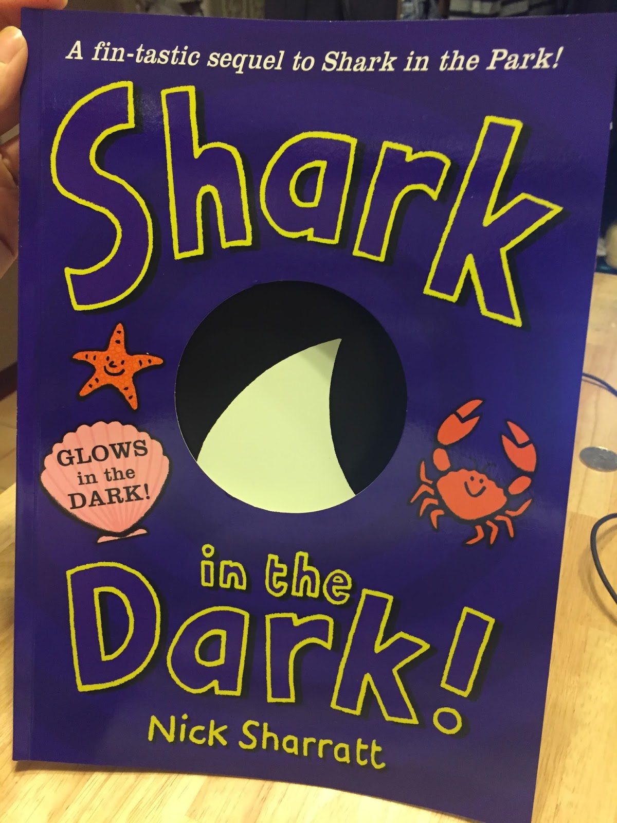 Picture Book Review: Shark in the Dark by Nick Sharratt 繪本推薦:Nick ...