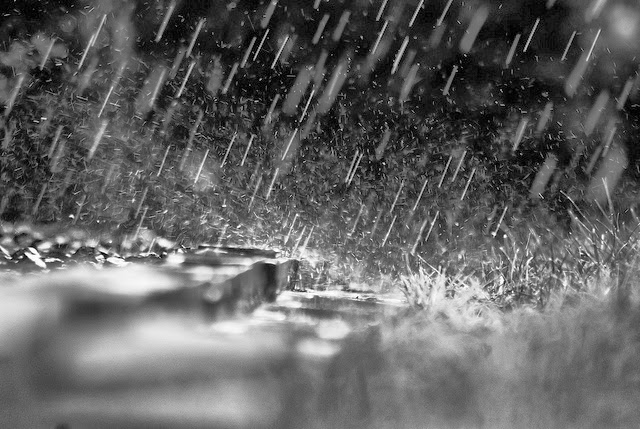 modernong pluma: Ulan, Ulap, at Luha