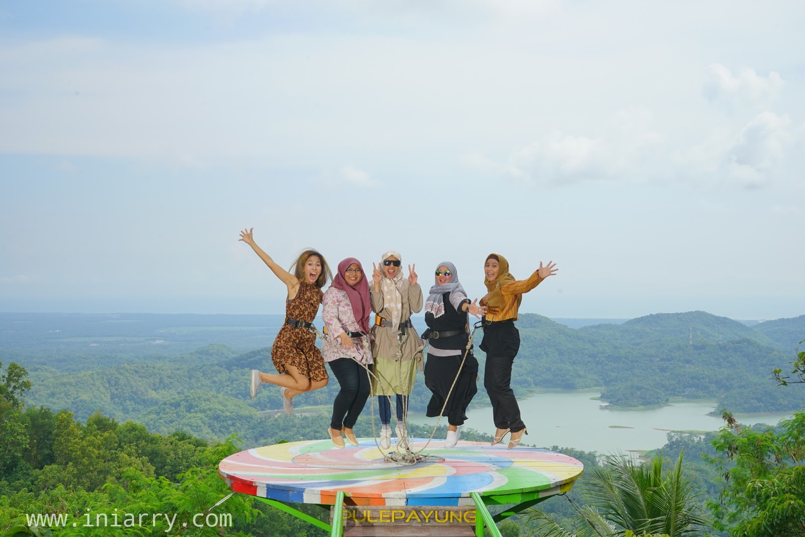 Serunya Piknik di Bukit Wisata Pulepayung - Ini Arry Serunya Piknik di Bukit Wisata Pulepayung - Ini Arry