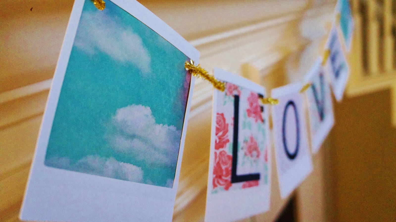 {Crafty Little Things}: SHAKE IT, LIKE A POLAROID PICTURE!
