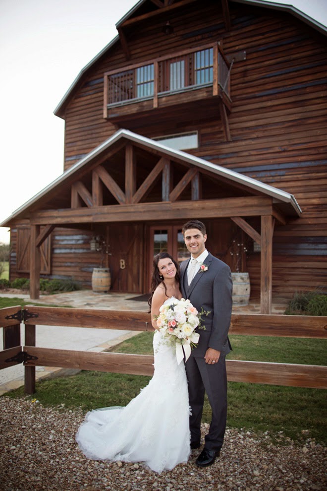 Vintage Elegance meets Rustic Chic for a Ranch Wedding to Remember ...