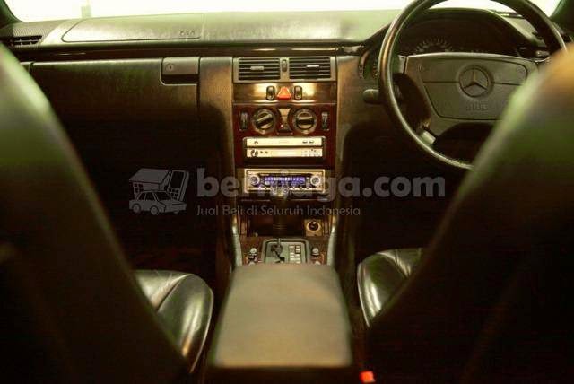 Mercy e320 a/t - hitam 1 - Mercy Bekas - Barang Second Tapi Bagus