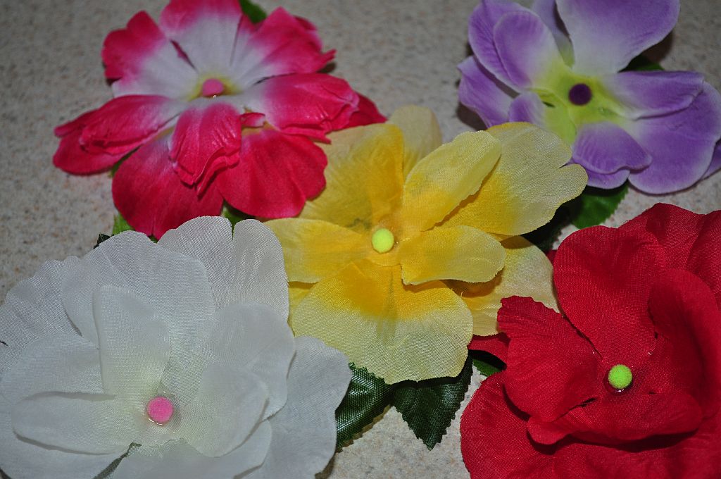 Our Homeschool Reviews: Flower Hair Clip Tutorial