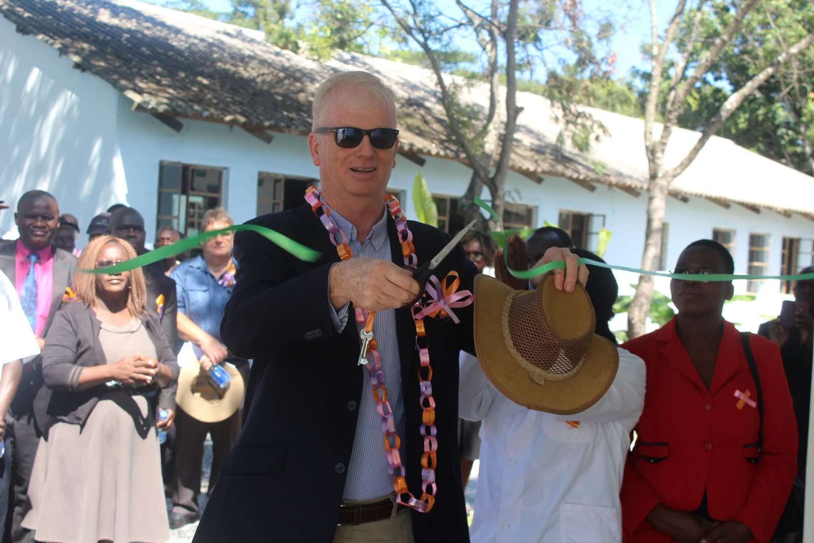 Bikita Minerals donates lab to Bikita Fashu - TellZim News