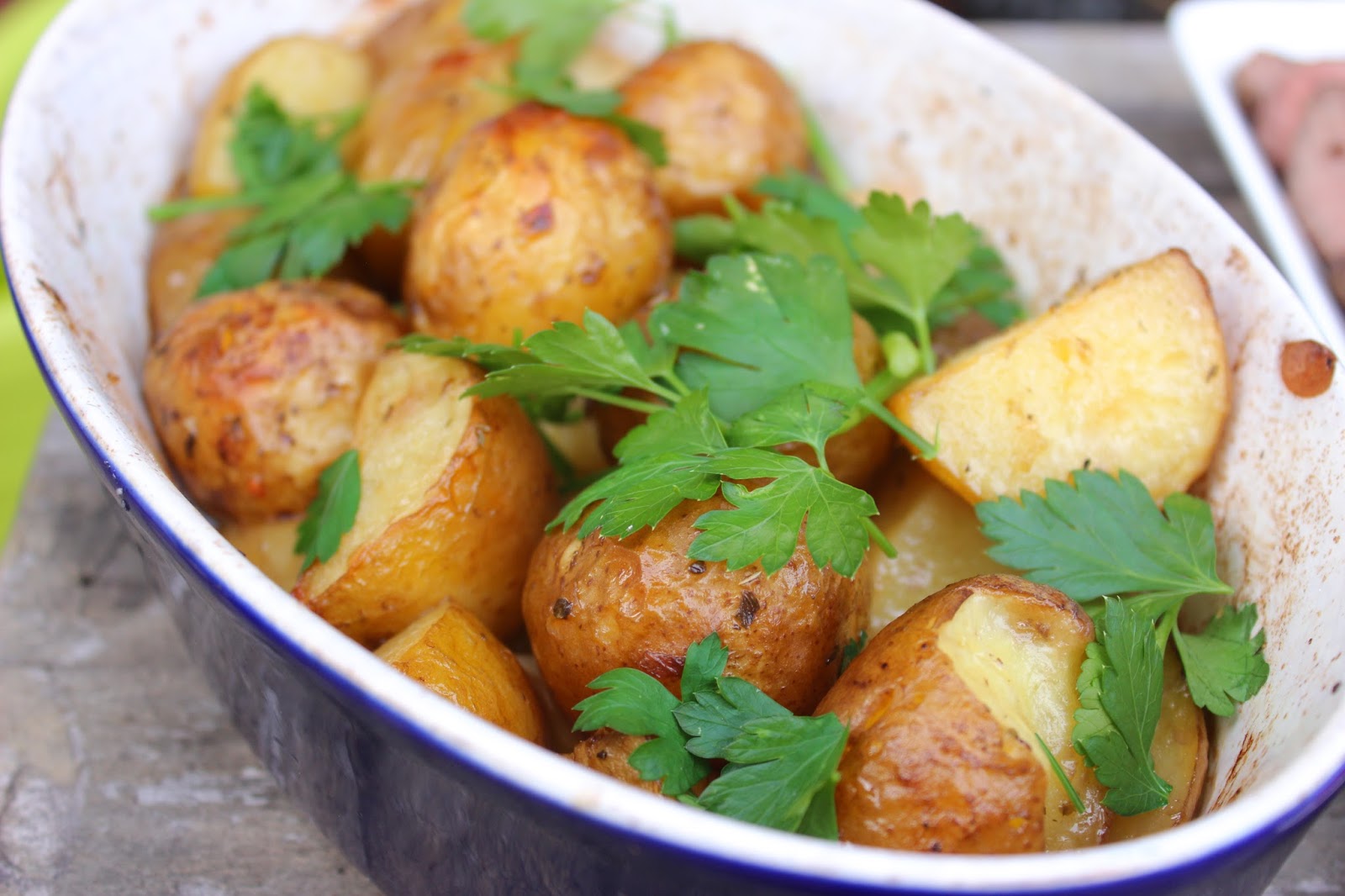 Kärähtäneet: Paahdetut uudet perunat