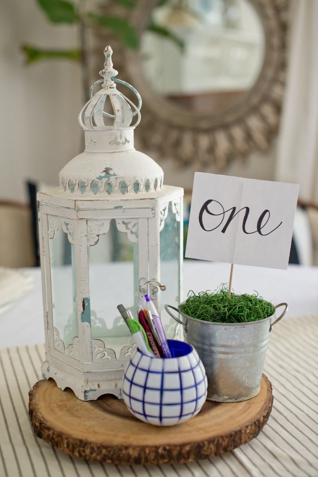 Domestic Fashionista: Moms Group Table Decor