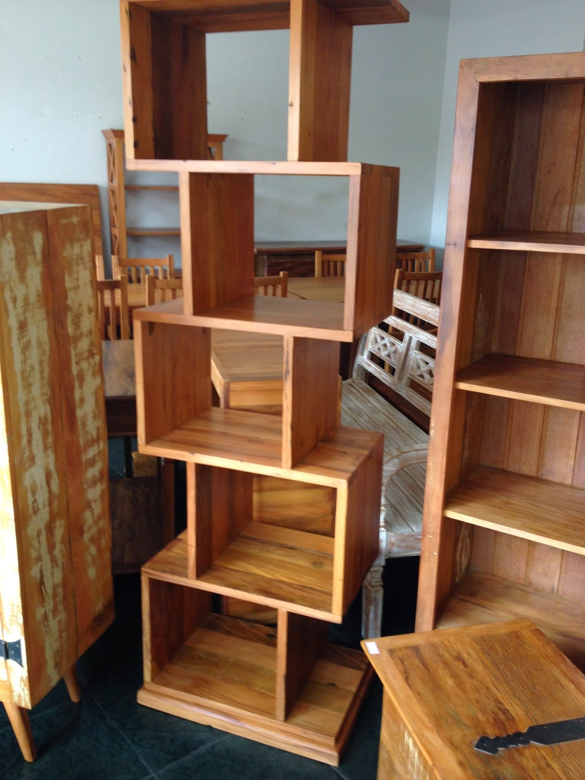 Erivelton Costa Móveis Rústicos: Estante em Cubos