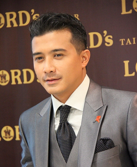 NOOR FATIN: 12 PERKARA MENGENAI AARON AZIZ YANG ANDA MUNGKIN TIDAK TAHU