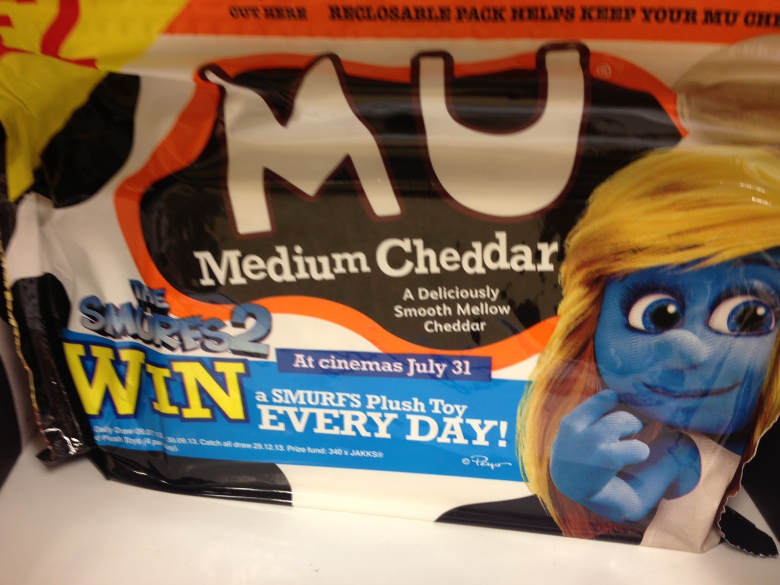 MESH IN-STORE INSPIRATION: MU Cheese - Smurf On Pack Promotion
