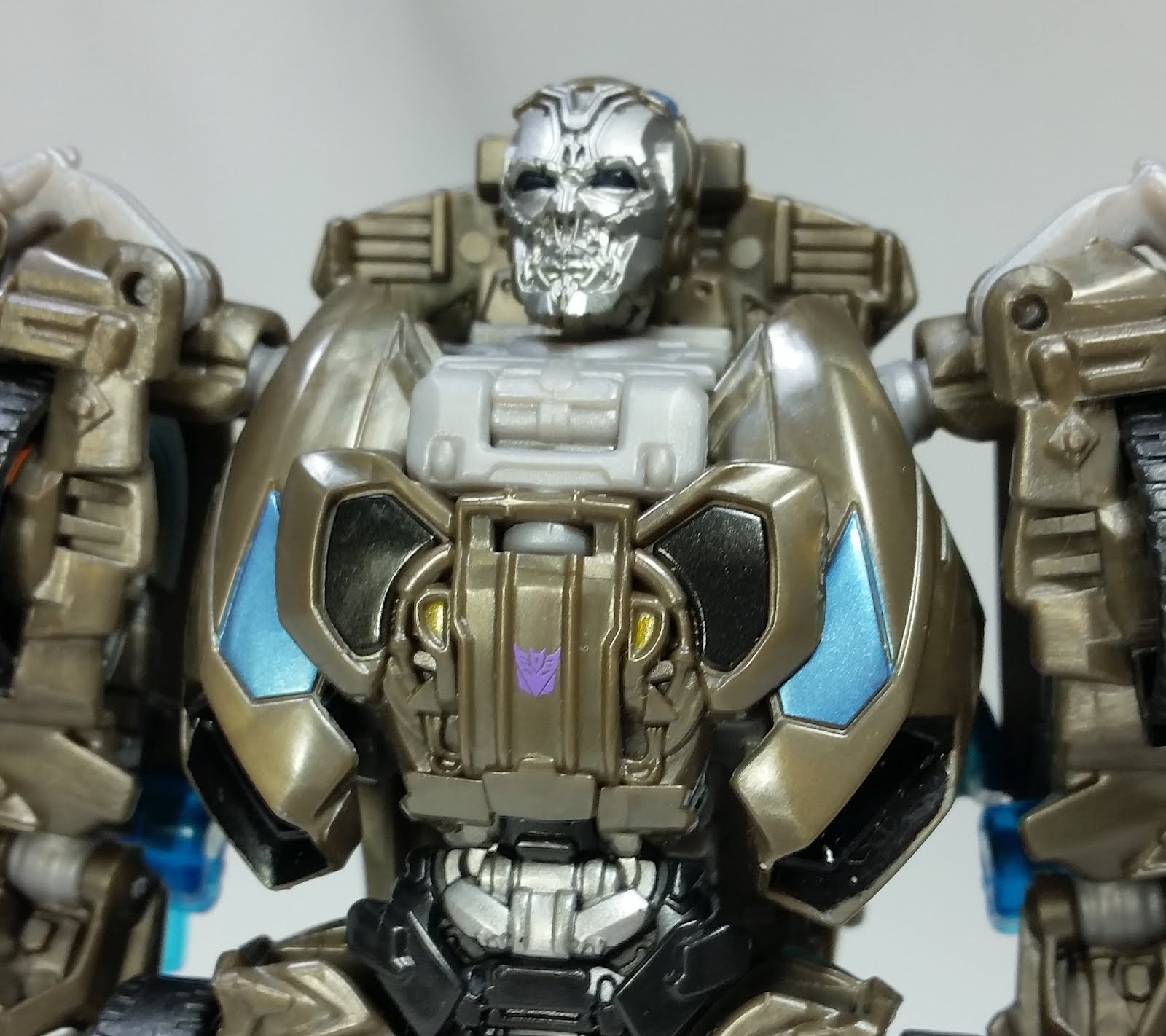 Bridgemagnet Toys: Review: Transformers AoE Deluxe Lockdown Age of ...