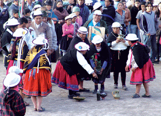 Nacionalidades y Grupos Etnicos del Ecuador: LOS CAÑARIS