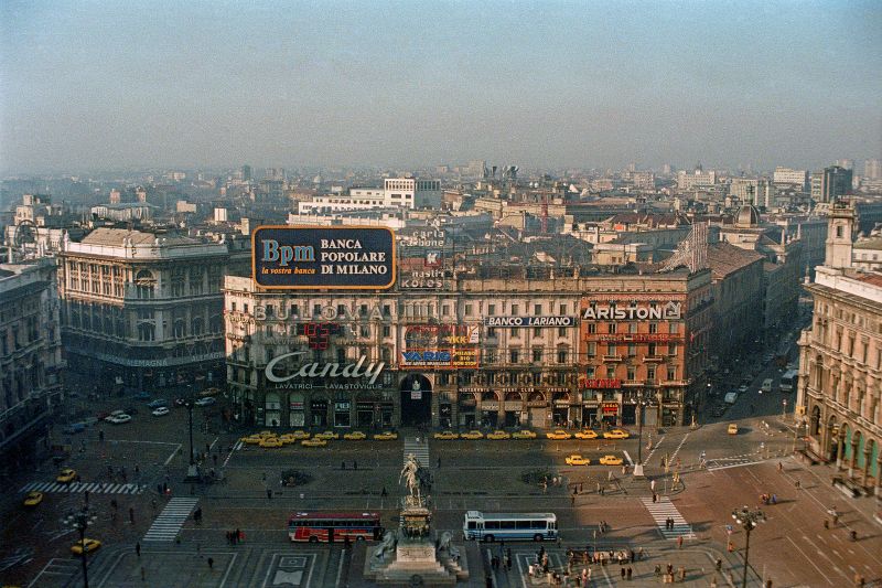 42 Color Pics That Capture Everyday Life of Milan in the Early 1980s ...