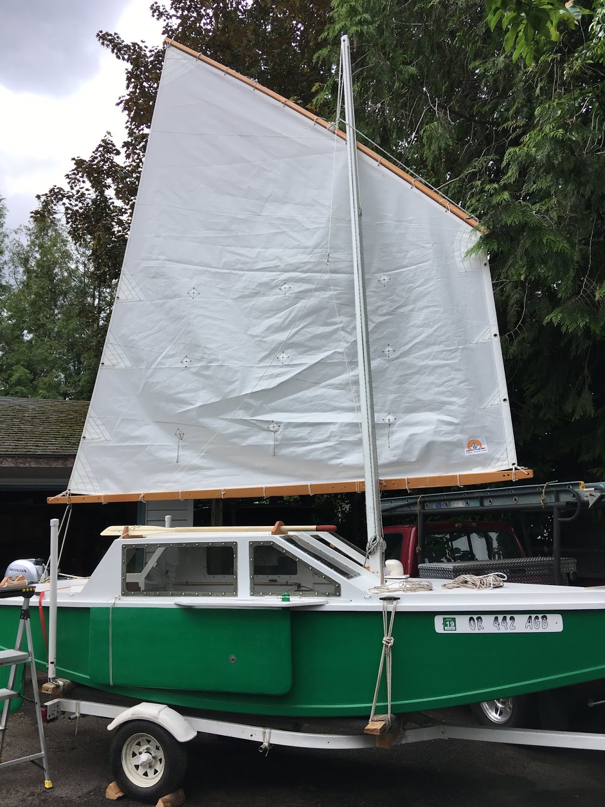 Michalak Robbsboat build: Fully rigged with all of the changes.