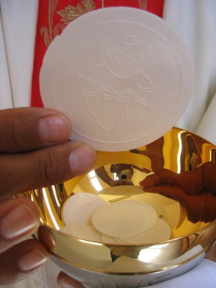 Comunidade Santa Teresinha : Hóstia: O que a palavra lhe sugere?