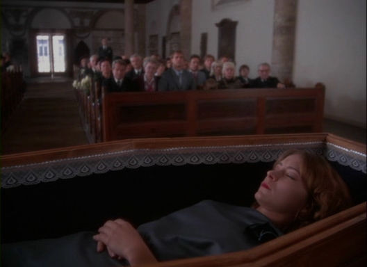 Todo El Terror Del Mundo: Aullidos 2: Stirba, La Mujer Lobo (The ...