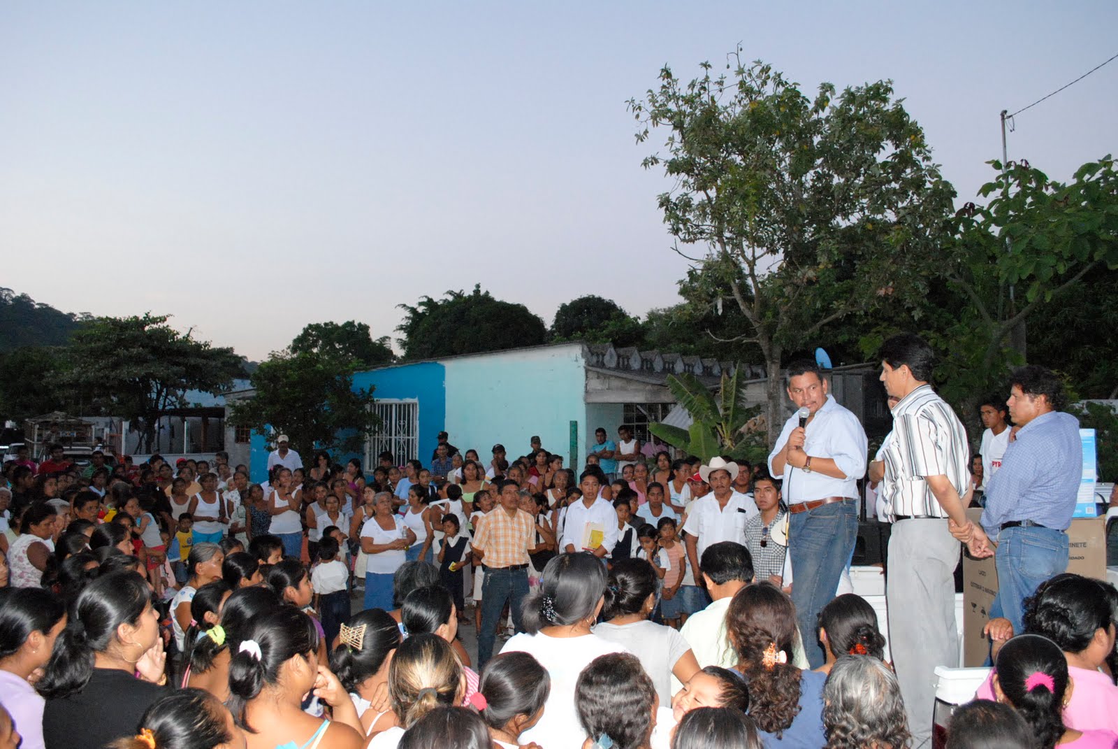 EN LOS TUXTLAS: RAUL SOSA INAUGURA OBRAS EN TAPALAN Y EN SINAPAN ...