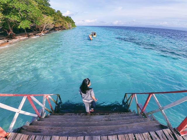 Pantai Liang di Ambon, Jernihnya Bikin Tak Mau Pulang