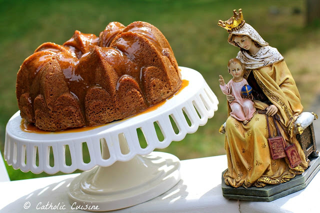 Catholic Cuisine: A Simple Caramel Applesauce Crown Cake