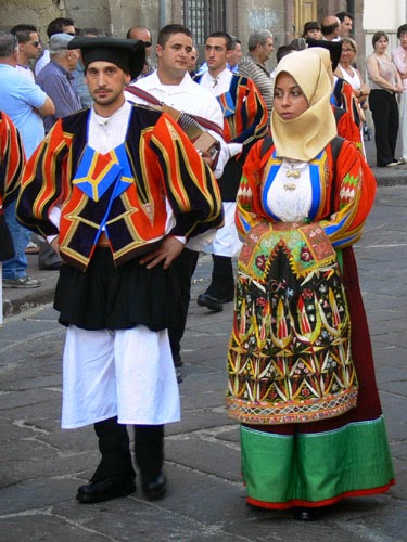 FolkCostume&Embroidery: Overview of the Folk Costumes of Europe