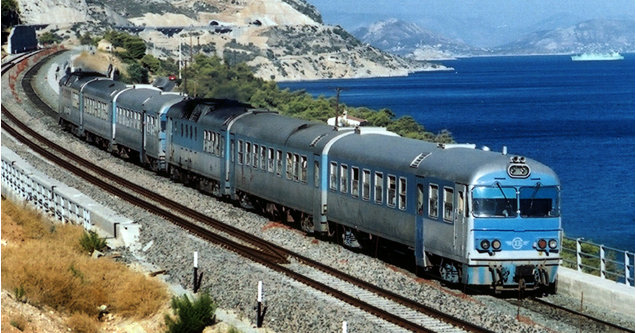 ΤΟ ΣΤΕΚΙ ΤΗΣ ΚΑΘΗΜΕΡΙΝΟΤΗΤΑΣ: Τρίδυμη A/A (DMU) GANZ MAVAG σειράς 6461