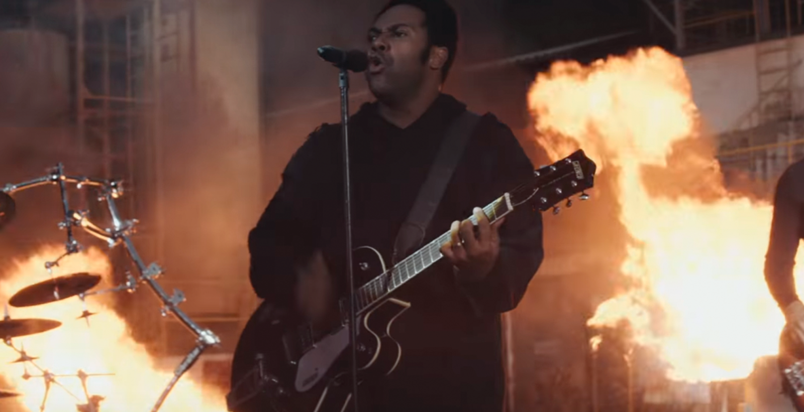 Thalles Roberto volta a música gospel com o videoclipe "Apenas Uma ...