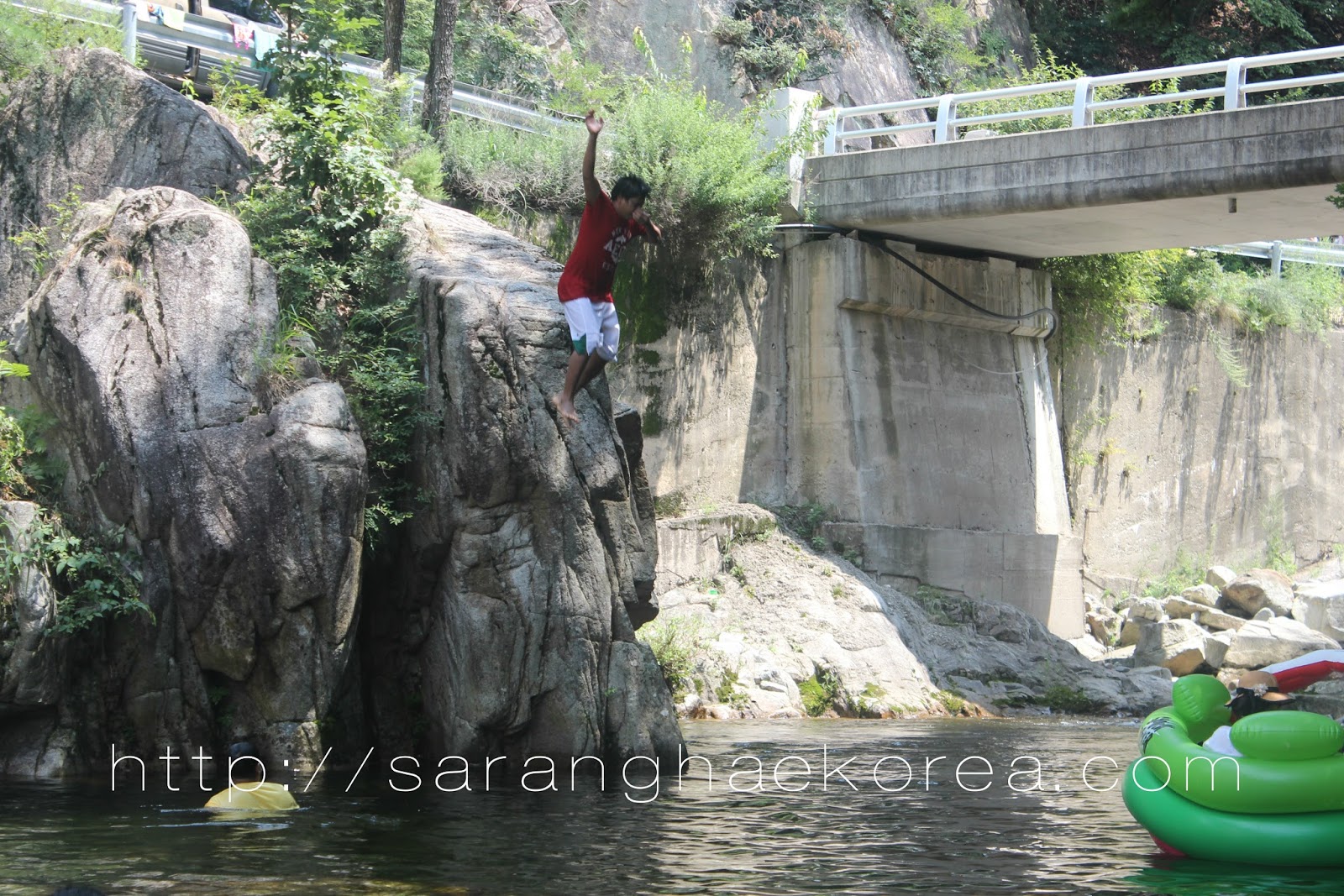 At the Riverbed of Hongcheon County of Gangwondo Province