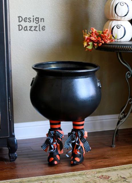 Erika's Chiquis: How to Make a Witch's Cauldron with Feet