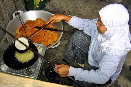 Garingnya Kue “Keukarah” dari Aceh