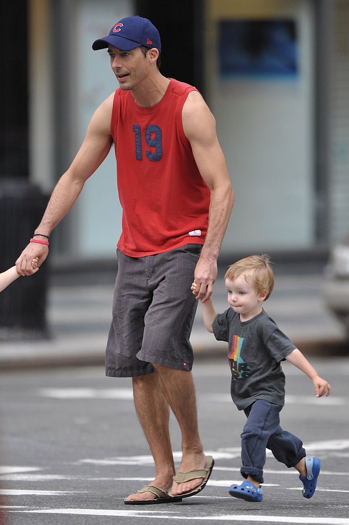 Tom Cavanagh: Perfect Family