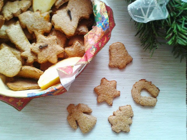 Fitness girl recipes: Healthy gingerbread spelt flour cookies