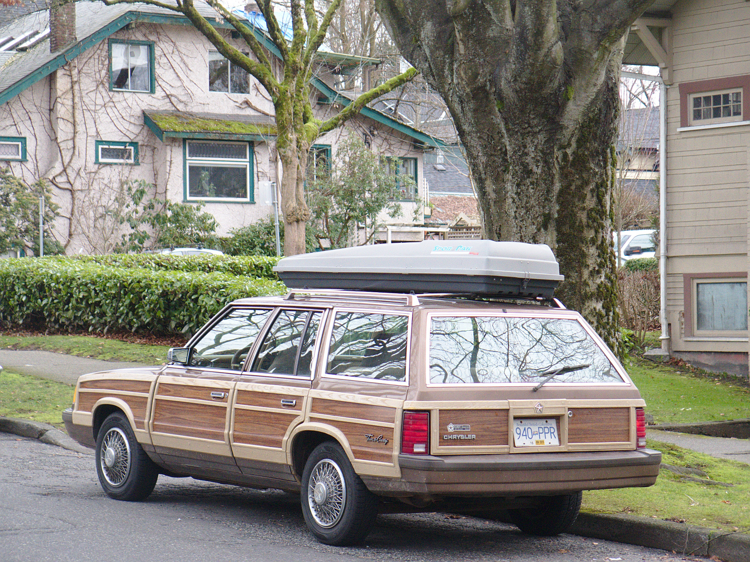 Old Parked Cars Vancouver: 1987 Chrysler LeBaron Town & Country Wagon