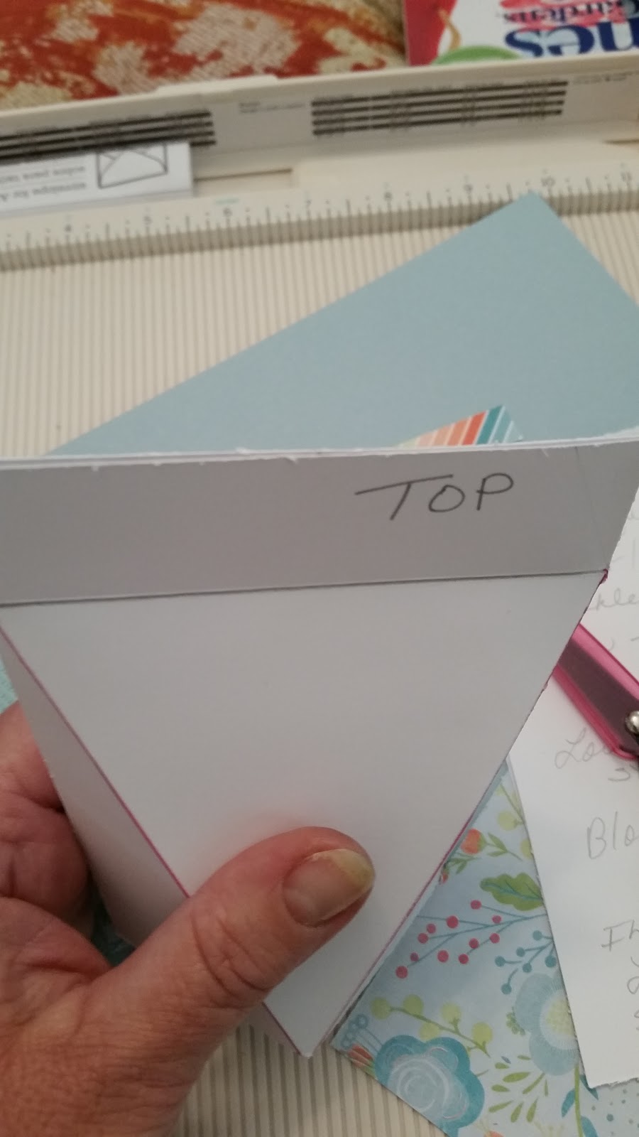 Curious Crafter: Self Closing Box